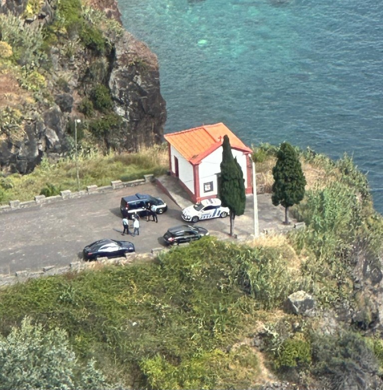 Corpo encontrado num calhau — AgoraMadeira